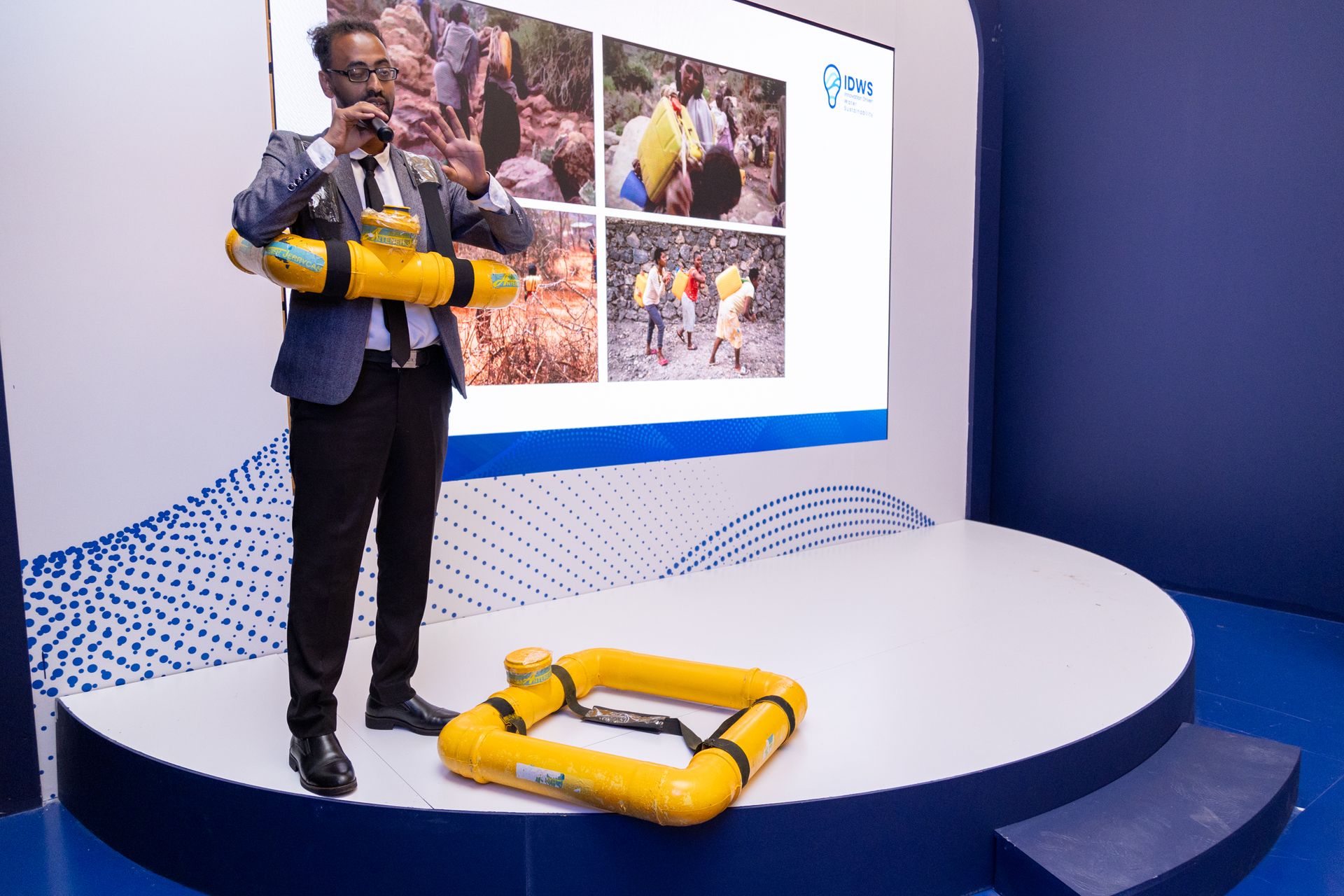 Anteneh Jerrycan - UpLink - Contribution